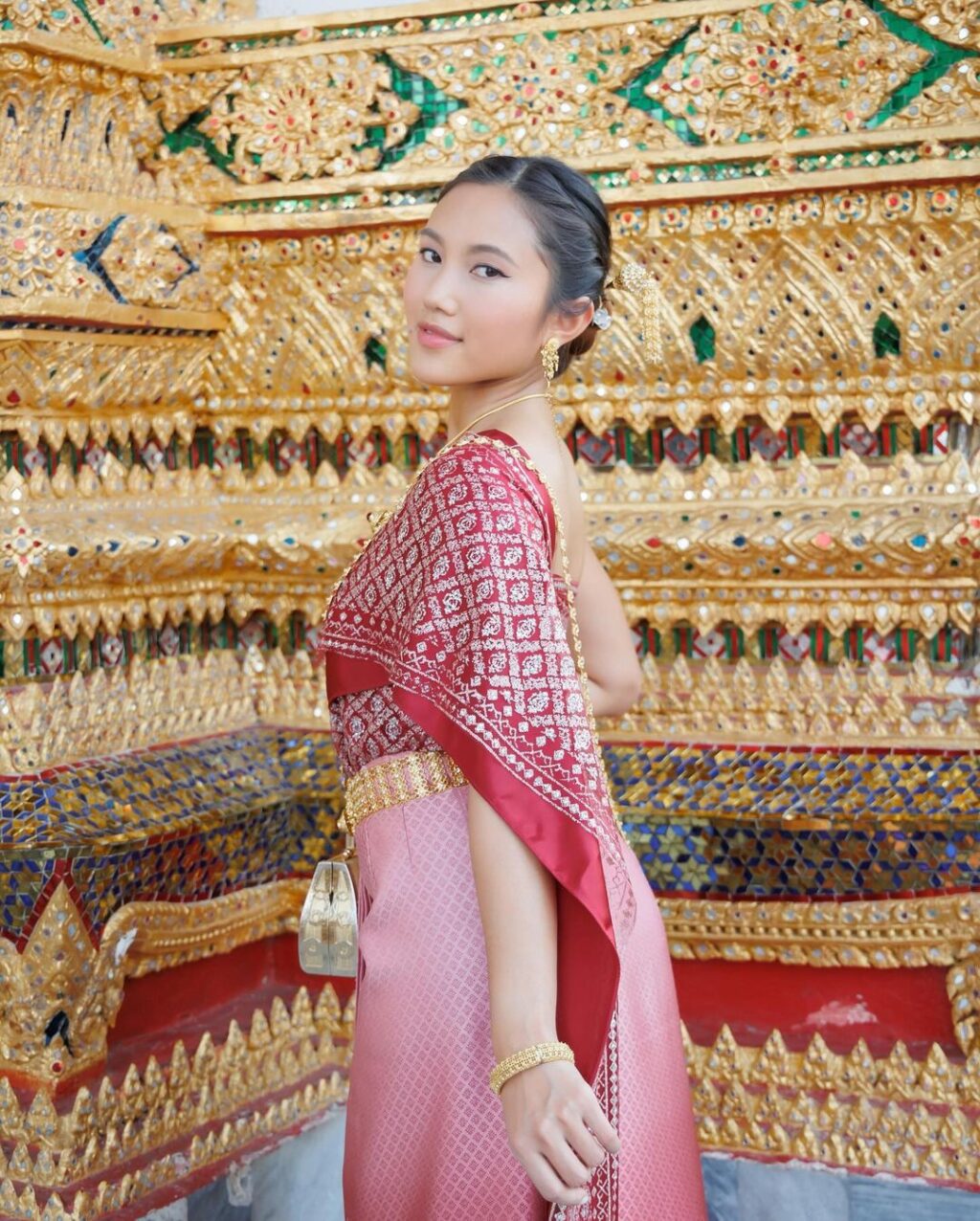 Maythai (Onlyfans) สาวแซ่บที่เธอนั้นโด่งดังจากการเล่นหนังผู้ใหญ่